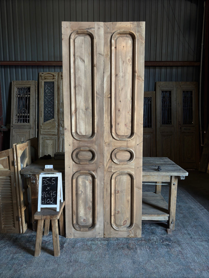 (Opal) Handcrafted Arch Molding Solid French Doors - 35.5x96.75 H102